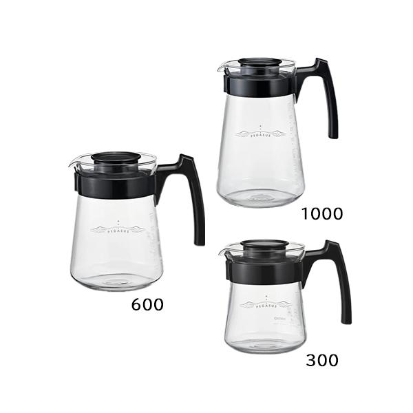 たて型でコンパクトな耐熱ガラス製コーヒーサーバーです。取り外ししやすいツマミフタ。フタは裏返すと簡易的なドリップトレイとして使えます。ハンドルも大きく持ちやすいデザインにしました。