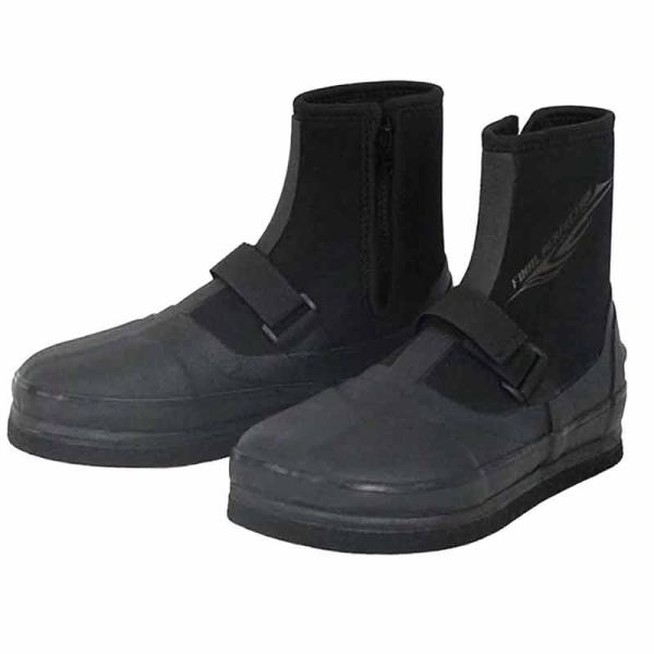 足先の自由度が高く、歩きやすく履き心地に優れた中丸タイプ.長時間の釣行でも疲れにくく、自然な足の動きをサポートします。内側にはごわつきを抑える調整ベルトを装備し、しっかりとしたフィット感を実現。サイドには着脱しやすいファスナーを採用し、スム...