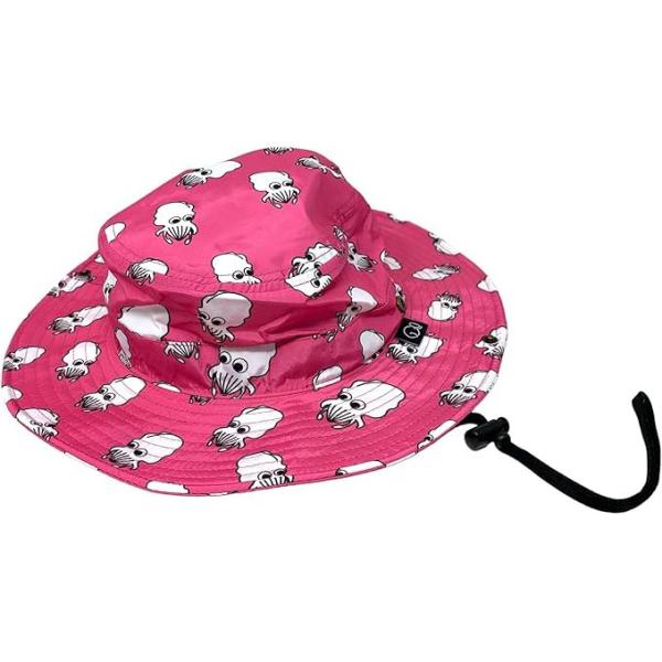 デザイン: アオリイカカラー:ピンクサイズ: フリー (ドローコードによるサイズ調整可能: 57cm〜60cm) / つばの長さ: 7cm / 素材: ポリエステル 100%スペック:「撥水加工 (水しぶき・雨を弾く)」「つばの角度調整可能...