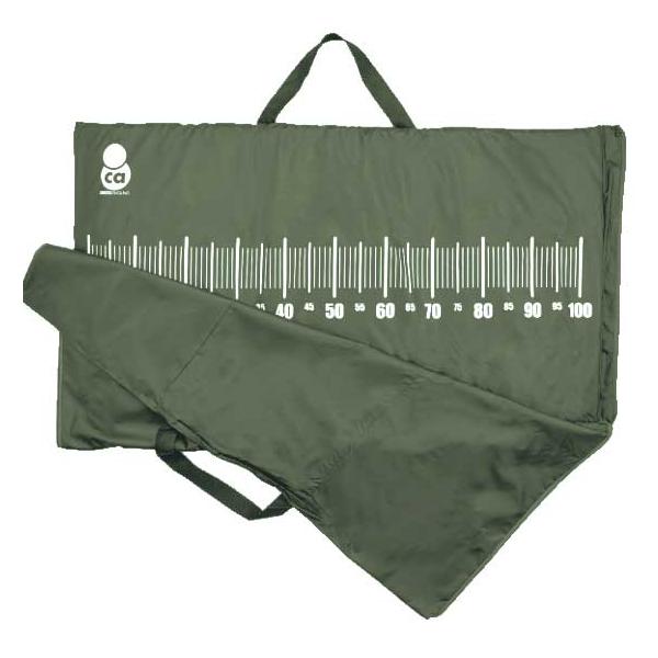 魚体保護、計測、写真撮影ができる、クッション入り フィッシュケアマット！ＰＶＣコーティングの柔らかな表面素材と、 20mm厚のクッション内蔵で、硬く鋭利な地面や地熱から魚体を守ります。 ※ マット表面を水で湿らせて使用して下さい。メジャープ...