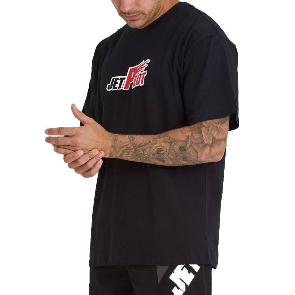 今季コレクションのモーターデザインを取り入れたTシャツです。リラックスフィットで、肌ストレスを感じる事なく快適な着心地です。コットン100％素材リラックスフィットフロントチェストプリント大判マルチバックプリント内側スクリーンプリント・ラベル...