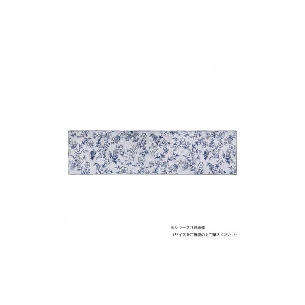 洗濯機での丸洗いができ、掃除機もサッとかけられます。裏面は滑りにくい加工が施されているのでフローリングの床でも安心です。