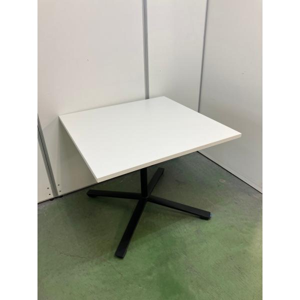 ■管理番号：2200000079609■メーカー：コクヨ■型番：MT-V99F■カラー：ホワイト /ホワイト■シリーズ：ビエナ（VIENA）シリーズオフィス空間のデザイン性を高め、フレキシブルなワークスタイルを演出するミーティング用テーブル...