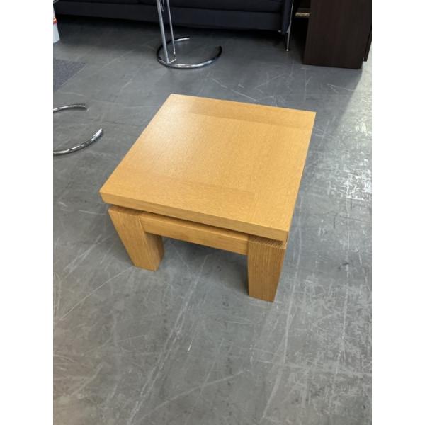 ■管理番号：2200000111686■メーカー：Cassina ixc.（カッシーナ・イクスシー）■外形寸法：W600 x D600x H450mm■規格・仕様：木製/ナチュラル系色/デザイナー:フィリップ・ユーレル※上記は型番などから調...