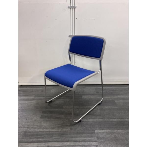 ■管理番号：2200000113901■メーカー：コクヨ■型番：CK-S890■カラー：ブルー /ダークブルー■シリーズ：CK-890シリーズスチール脚タイプです。 軽量で移動も比較的楽に行えます。■座面の高さ：SH435mm■座面幅：W4...