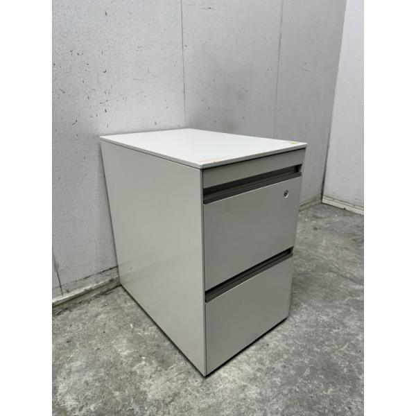 ■管理番号：2200000119287■メーカー：イトーキ■型番：JF-046MPCB-W9■カラー：ホワイト /ホワイトW■シリーズ：インクルードシリーズ■外形寸法：W400 x D593x H645mm■付属品：カギ1本■仕様：3段※上...