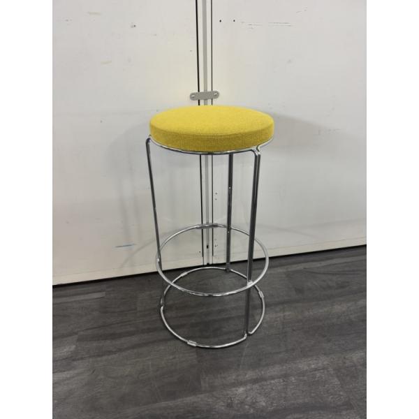 ■管理番号：2200000122183■メーカー：コクヨ■カラー：イエロー /オリーブイエロー■シリーズ：CK-750シリーズ■座面の高さ：SH720mm■座面幅：W340mm■座面奥行：D340mm■外形寸法：W405 x D405x H...