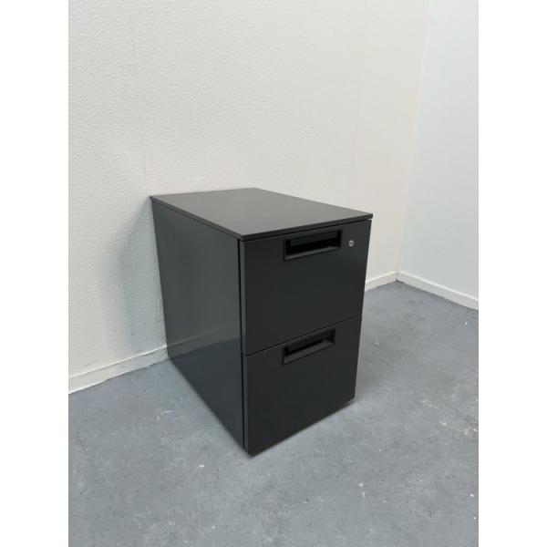 ■管理番号：2200000126066■メーカー：プラス■型番：SP-046SC-2D9Y■カラー：グレー /ダークエルグレー■シリーズ：フラットラインシリーズ機能をシンプルにし、原料費を削減したコストパフォーマンスに優れたシリーズです。■...