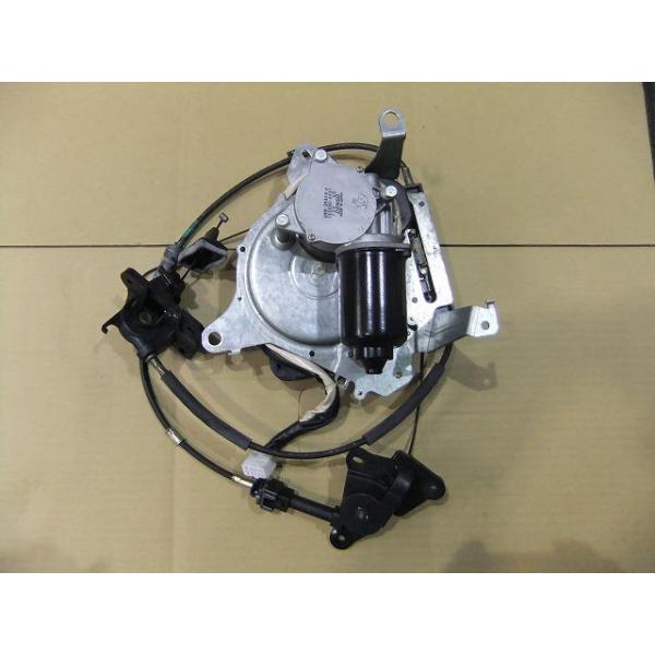 **** 商品説明を必ずご確認ください ****部品管理番号：000183016264660メーカー純正品番：LD52-73-3LXB部品名：左パワースライドドアモーター部品区分：リサイクル品管理品番：AC6848車名：ＭＰＶ車両タイプ名：...