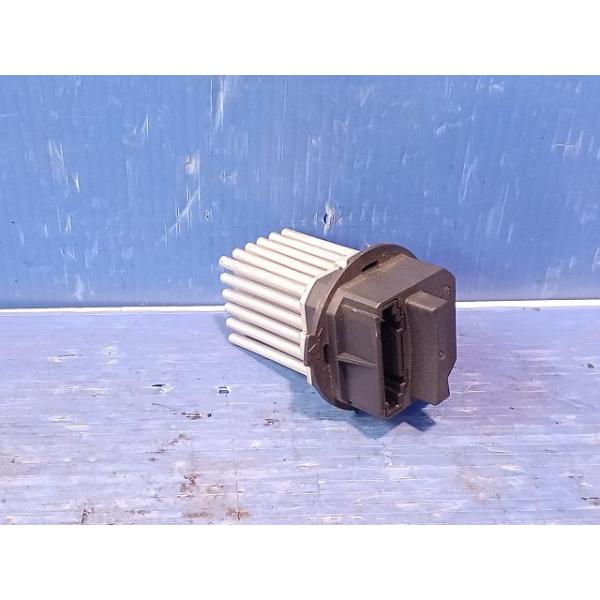 **** 商品説明を必ずご確認ください ****部品管理番号：000193005969950部品メーカー：BEHR部品名：ブロアレジスター部品メーカー品番：F8840002部品区分：リサイクル品管理品番：AC4244車名：プジョー 307車...