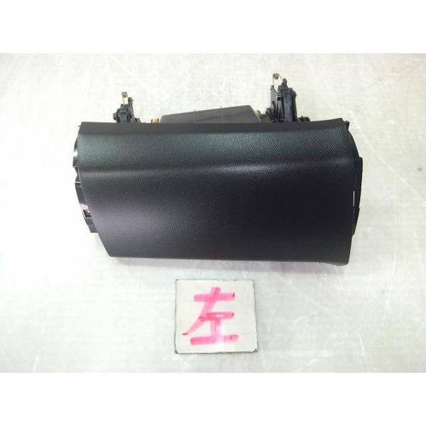 **** 商品説明を必ずご確認ください ****部品管理番号：000203011279903メーカー純正品番：73840-54M00-AMQ部品名：左アッパーBOXふた部品区分：リサイクル品管理品番：AB5983車名：ソリオ車両タイプ名：5...