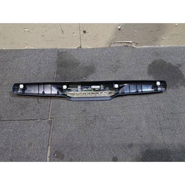 **** 商品説明を必ずご確認ください ****部品管理番号：000203022115830メーカー純正品番：81006-28010部品名：ハイマウントストップランプ部品区分：リサイクル品管理品番：Z7568車名：カローラルミオン車両タイプ...