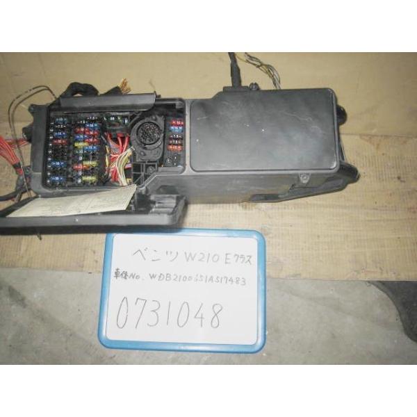 **** 商品説明を必ずご確認ください ****部品管理番号：000532086167800部品名：ヒューズボックス部品区分：リサイクル品管理品番：E3929部品カラー：車名：ベンツ Eクラス車両タイプ名：4ドアセダン認定型式：E-2100...