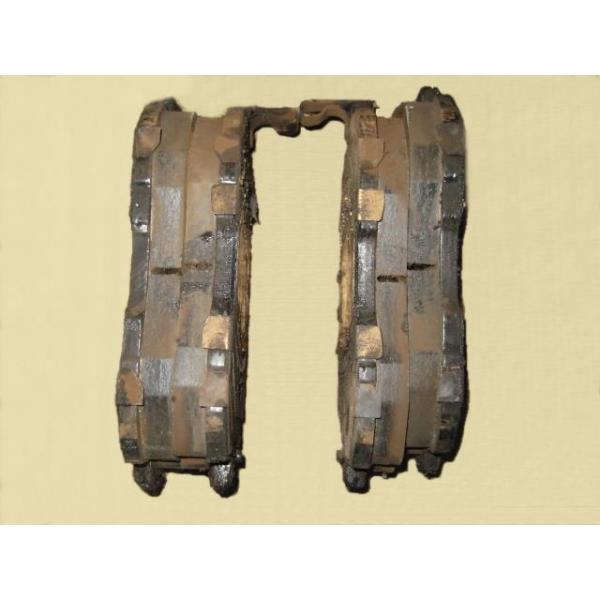 **** 商品説明を必ずご確認ください ****部品管理番号：000585567048500メーカー純正品番：41080-85F25部品名：Fブレーキパッド部品区分：リサイクル品管理品番：F6743車名：ローレル車両タイプ名：4ドアハードト...