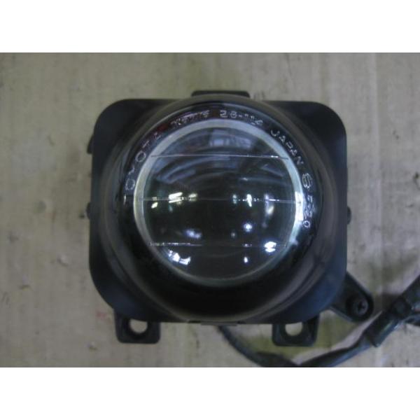 **** 商品説明を必ずご確認ください ****部品管理番号：000918420010850部品名：右フォグランプ部品メーカー品番：28-114部品区分：リサイクル品管理品番：L1964車名：ライトエースノア車両タイプ名：4DBOXワゴン通...