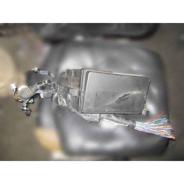 **** 商品説明を必ずご確認ください ****部品管理番号：001089125967800部品名：ヒューズボックス部品区分：リサイクル品管理品番：L7389車名：レクサス GS車両タイプ名：4ドアセダン通称型式：GRS191BETQH認定...