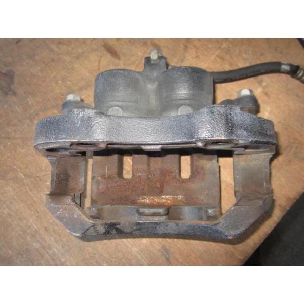 **** 商品説明を必ずご確認ください ****部品管理番号：001094995644330メーカー純正品番：41001-AT30B部品名：右Fキャリパー部品区分：リサイクル品管理品番：L2782車名：シーマ車両タイプ名：4ドアセダン通称型...