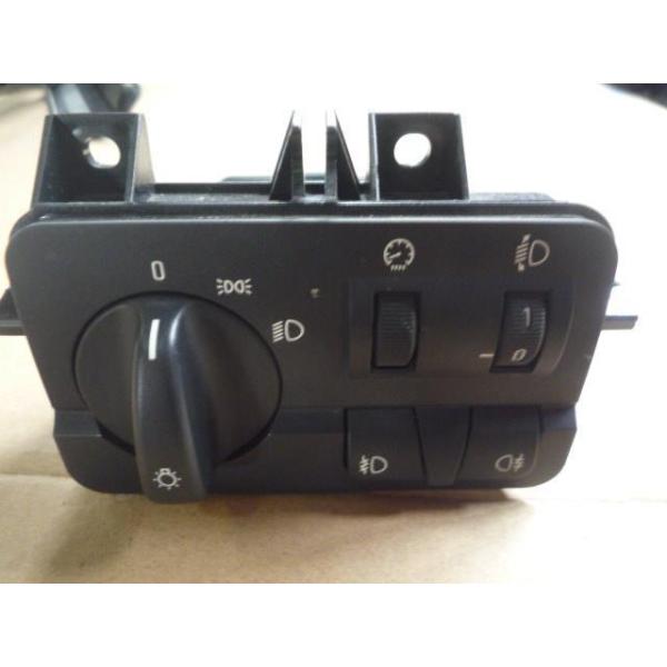 **** 商品説明を必ずご確認ください ****部品管理番号：001249554169150部品名：ライトスイッチ部品区分：リサイクル品管理品番：U1880部品カラー：車名：BMW 3シリーズ車両タイプ名：4ドアセダン認定型式：GH-AV2...