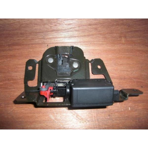 **** 商品説明を必ずご確認ください ****部品管理番号：001295339064590部品名：トランク・バックドアロックソレノイド部品区分：リサイクル品管理品番：V9590車名：BMW 3シリーズ車両タイプ名：4ドアセダン通称型式：W...