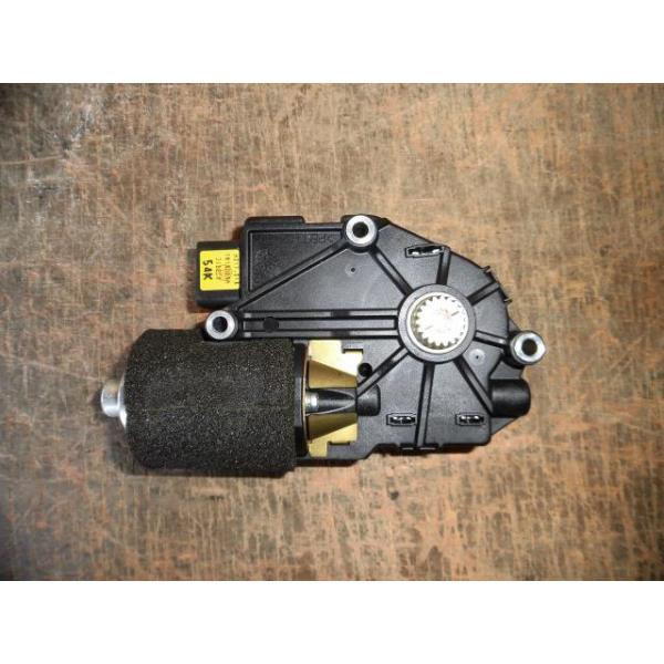 **** 商品説明を必ずご確認ください ****部品管理番号：001550797069400メーカー純正品番：70450-SLA-003部品名：サンルーフレールモーター部品区分：リサイクル品管理品番：Z0820車名：エアウェイブ車両タイプ名...