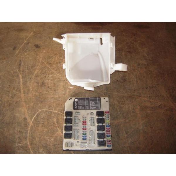 **** 商品説明を必ずご確認ください ****部品管理番号：001565163869950メーカー純正品番：284B7-1V10B部品名：IPDM部品メーカー品番：284B8-AX000部品区分：リサイクル品管理品番：Z6902車名：ティ...