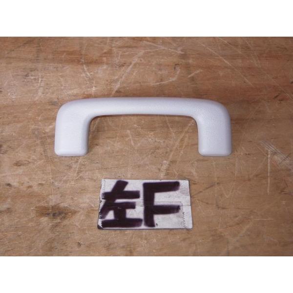 **** 商品説明を必ずご確認ください ****部品管理番号：001591618479900メーカー純正品番：7610A111HD部品名：左フロントアシストグリップ部品区分：リサイクル品管理品番：Z4090車名：ｅＫスペース車両タイプ名：5...