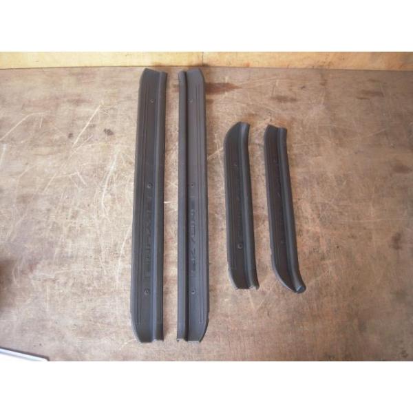 **** 商品説明を必ずご確認ください ****部品管理番号：001633210679900メーカー純正品番：76952-01U00部品名：スカッフプレート1台分部品メーカー品番：76951-01U00部品区分：リサイクル品管理品番：Z62...