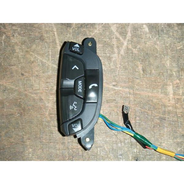 **** 商品説明を必ずご確認ください ****部品管理番号：001705276669150メーカー純正品番：25552-WL600部品名：ステアリングオーディオスイッチ部品区分：リサイクル品管理品番：AA0929車名：エルグランド車両タイ...