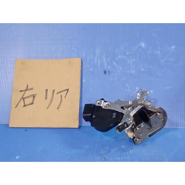 **** 商品説明を必ずご確認ください ****部品管理番号：221102000264570メーカー純正品番：69050-22440部品名：右Rドアロックソレノイド部品区分：リサイクル品管理品番：AB6342車名：マークII車両タイプ名：4...