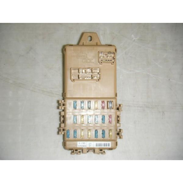 **** 商品説明を必ずご確認ください ****部品管理番号：221109000267801メーカー純正品番：82215FA200部品名：ヒューズボックス部品区分：リサイクル品管理品番：AA8036車名：インプレッサ車両タイプ名：4ドアハー...