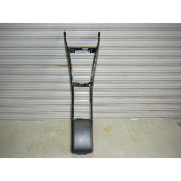 **** 商品説明を必ずご確認ください ****部品管理番号：221109000277100メーカー純正品番：92060FA110OE部品名：コンソールボックス部品メーカー品番：92062FA000部品区分：リサイクル品管理品番：AA805...