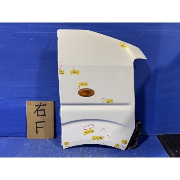 **** 商品説明を必ずご確認ください ****部品管理番号：230121000210600メーカー純正品番：58511-68H00部品名：右Fフェンダー部品区分：リサイクル品管理品番：AC0673部品カラー：スペリアホワイト車名：エブリィ...