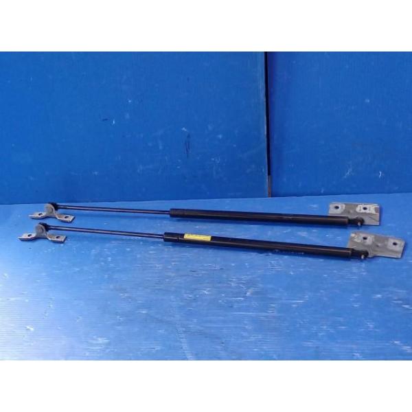 **** 商品説明を必ずご確認ください ****部品管理番号：230301000110510部品名：フードダンパー部品区分：リサイクル品管理品番：AB6646車名：キャデラック セビル 車両タイプ名：4ドアセダン通称型式：1G6認定型式：E...