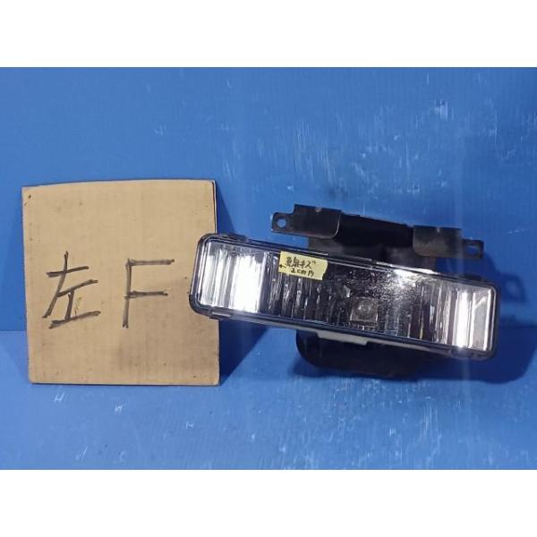 **** 商品説明を必ずご確認ください ****部品管理番号：230301000110950部品名：左フォグランプ部品区分：リサイクル品管理品番：AB6650車名：キャデラック セビル 車両タイプ名：4ドアセダン通称型式：1G6認定型式：E...