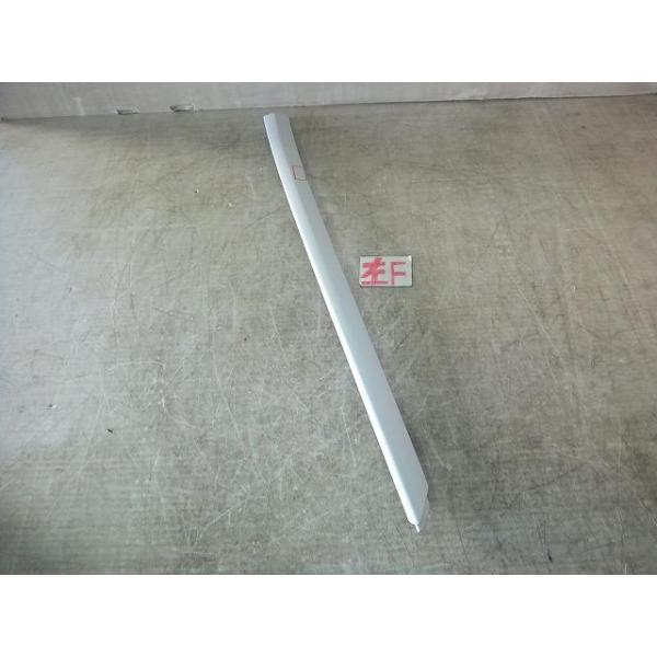 **** 商品説明を必ずご確認ください ****部品管理番号：231108000119904メーカー純正品番：73162-TZA-J11ZJ部品名：左フロントウインドウシールドサイドガーニッシュ部品区分：リサイクル品管理品番：AB4819部...