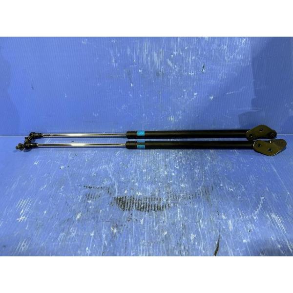 **** 商品説明を必ずご確認ください ****部品管理番号：240723000177250メーカー純正品番：63269KE024部品名：バックドアダンパーメーカー代替品番：63269KE034部品区分：リサイクル品管理品番：AB9215車...