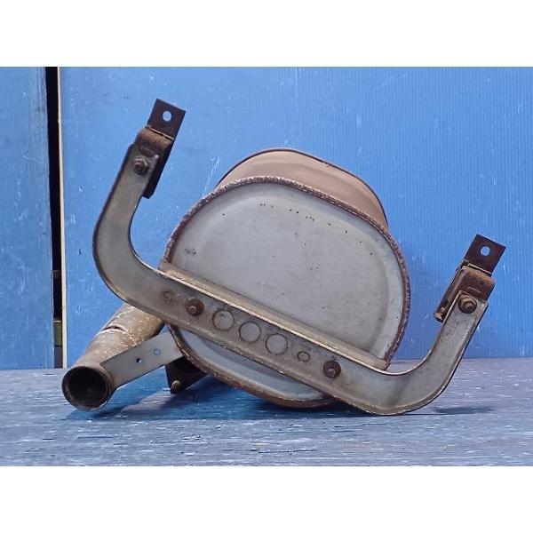 **** 商品説明を必ずご確認ください ****部品管理番号：240806000122500メーカー純正品番：44305TC090部品名：Rマフラー部品区分：リサイクル品管理品番：AC6239車名：サンバー車両タイプ名：ケイトラック通称型式...