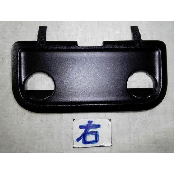 **** 商品説明を必ずご確認ください ****部品管理番号：241101000379908メーカー純正品番：87634-1GK0B部品名：右パーソナルテーブル部品区分：リサイクル品管理品番：AC1484車名：セレナ車両タイプ名：5DBOX...