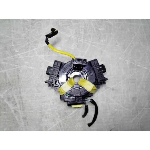 **** 商品説明を必ずご確認ください ****部品管理番号：241226000169950メーカー純正品番：84941-B2020部品名：スパイラルケーブル部品区分：リサイクル品管理品番：AC8006車名：タント車両タイプ名：5ドアハッチ...