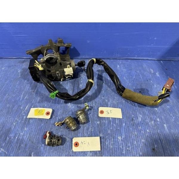 **** 商品説明を必ずご確認ください ****部品管理番号：250821000168650メーカー純正品番：35130-S3A-951部品名：イグニッションスイッチ部品区分：リサイクル品管理品番：AC4909車名：バモス車両タイプ名：ケイ...