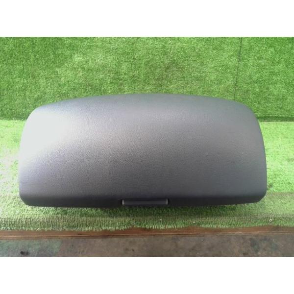 **** 商品説明を必ずご確認ください ****部品管理番号：202603260170210メーカー純正品番：68411-1HJ0A部品名：グローブBOX部品メーカー品番：68560-1HJ0A部品区分：リサイクル品車名：マーチ車両タイプ名...
