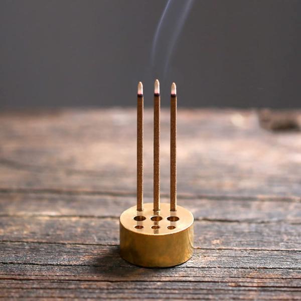 円筒形お香立て*1個/-/-・Color:円筒形お香立て*1個・商品仕様 素材：真鍮 サイズ：（円筒形）直径2cm*高さ1cm 穴サイズ：（円筒形）3mm、2.5mm、2mm パケージ内容：円筒形お香立て*1個・上質な材質 真鍮を採用してお...