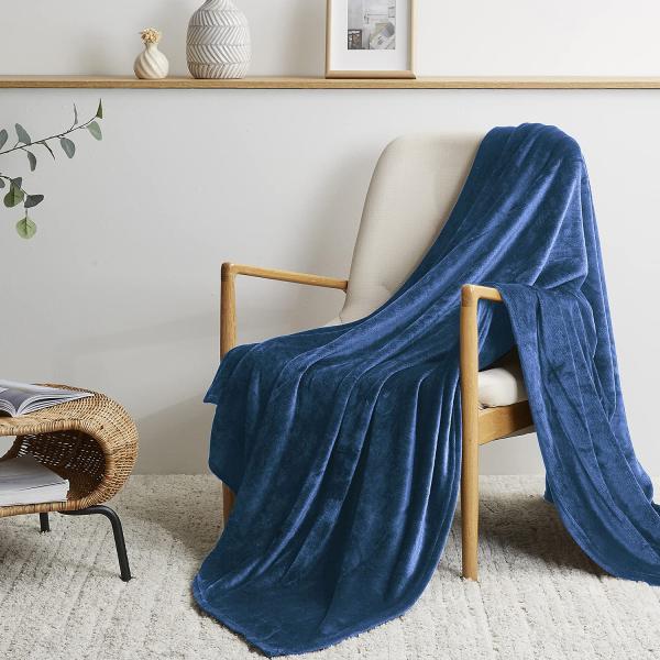 カジュアルネイビー/160 x 200 cm/-・Color:ネイビーSize:160 x 200 cm・軽くて暖かい高品質なマイクロファイバー 260GSMを採用しています！暖かさだけでなく、デザインにもこだわった落ち着きの色味が溢れ出す...
