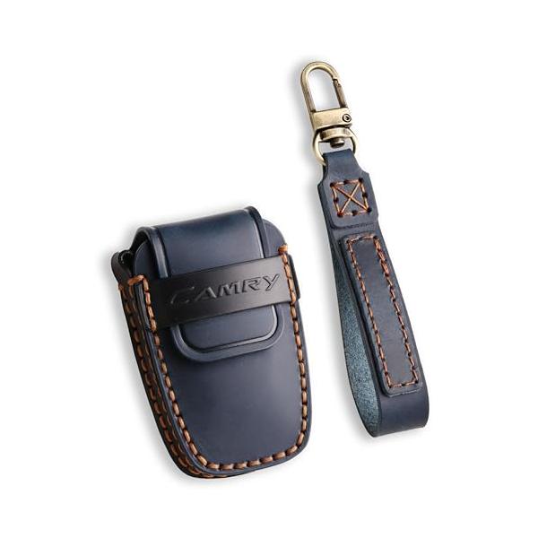 ブルー/カムリ AX70系/-・Size:カムリ AX70系Color:ブルー・パッケージ個数:1・★対応車種：トヨタ カムリ AX70系。革を持つ温かさや安心感が伝わる、お客様が手にした瞬間から成長が始まります。・★各ボタンにフィットする...