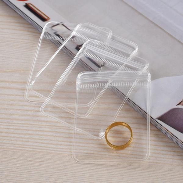 ・ 15個 ・・Size:15個・セット内容PVCパッキング袋15枚。外形寸法：4*6cm、5*7cm、6*8cm（3つの仕様が5つずつあります）。アクセサリーの収納や、ハンドメイド用の素材の収納など、様々な用途でお使いいただけます。・透明...