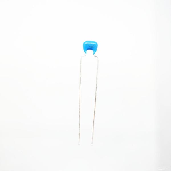 ●<商品詳細参考ページ>外部リンク：https://axel.as-1.co.jp/asone/d/63-3114-88/●事業者向け商品です。●静電容量：1.0μF●定格電圧：50Vdc●容量許容差：±10％●温度特性（準拠規...