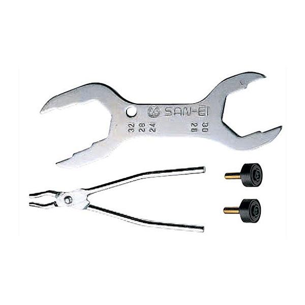 ●<商品詳細参考ページ>外部リンク：https://axel.as-1.co.jp/asone/d/63-7900-46/●事業者向け商品です。●材質：鋼●セット内容：スパナ、ヤットコ、エスコマ2個付