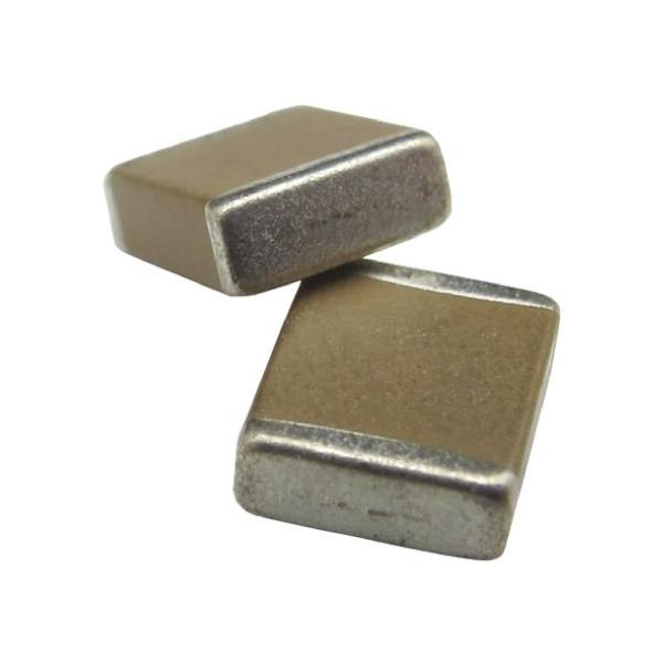 ●<商品詳細参考ページ>外部リンク：https://axel.as-1.co.jp/asone/d/64-0584-88/●事業者向け商品です。●入数：1袋（10個入）●静電容量：10μF●電圧：50V　dc●パッケージ/ケース...