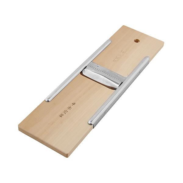 ●<商品詳細参考ページ>外部リンク：https://axel.as-1.co.jp/asone/d/64-3665-52/●事業者向け商品です。●用途：千切り、ツマ切り●全長：約290mm●幅：約83mm●重量：約148g●表面...