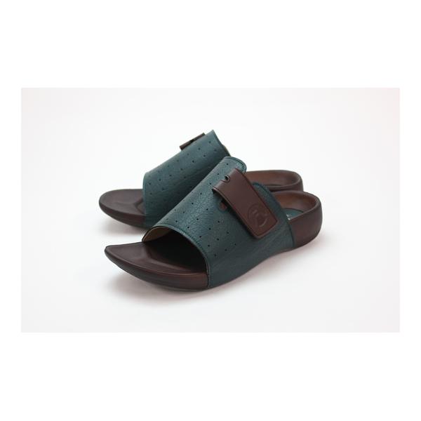 ●<商品詳細参考ページ>外部リンク：https://axel.as-1.co.jp/asone/d/65-5702-74/●事業者向け商品です。●材質：合成皮革、底／合成底（ポリウレタン・EVA）●甲幅：16.0cm●底幅：10...